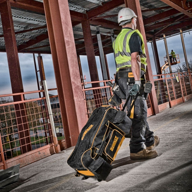 Oversized duffle bags with wheels store